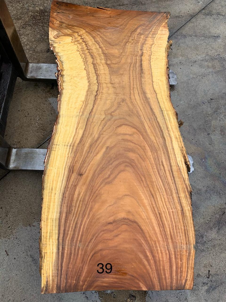 Madera Suar es tendencia en muebles 2021 - Mobiliario Industrial